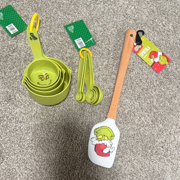 Holiday | Grinch Measuring Cups And Spatula Set | Poshmark